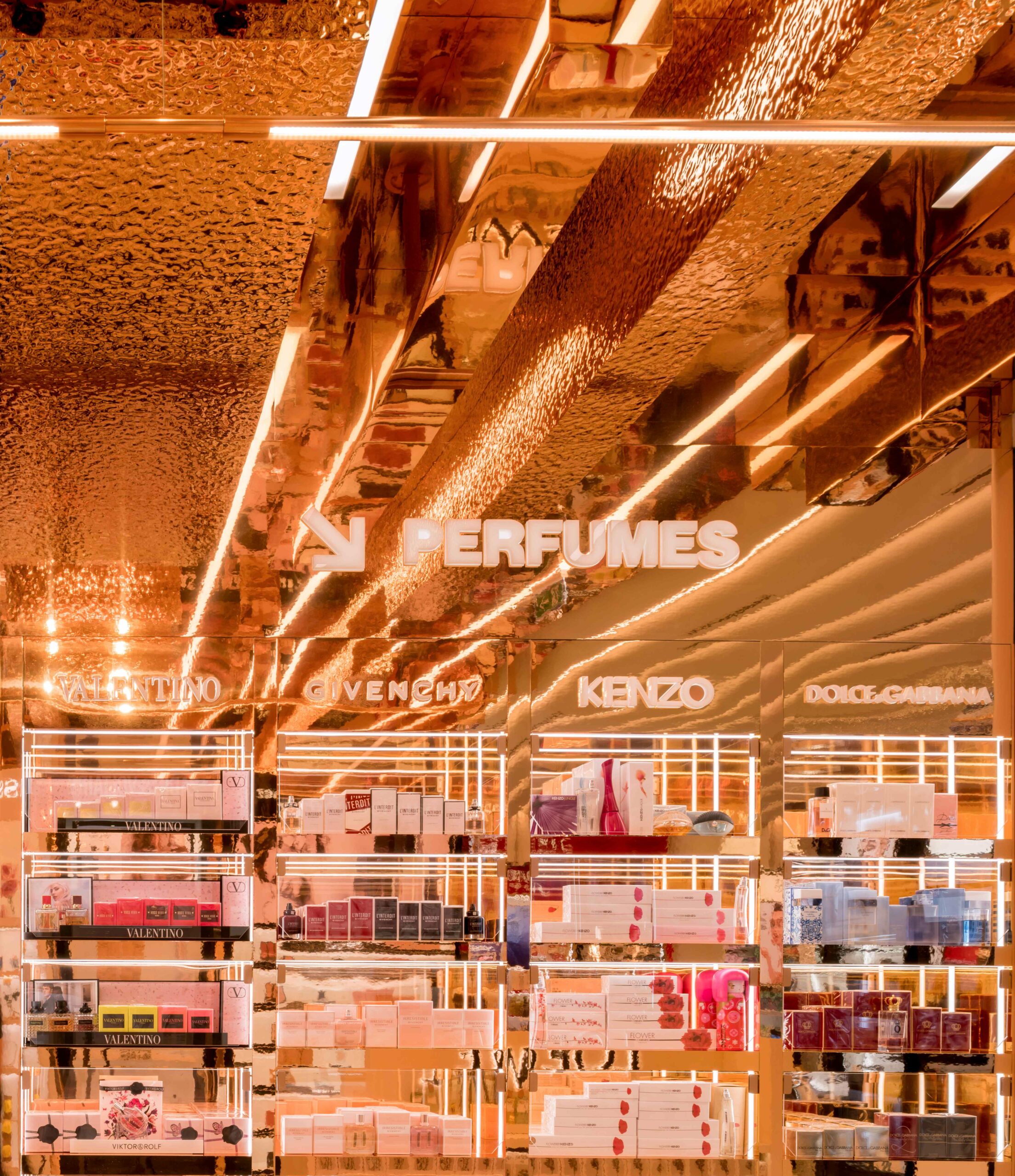 Planeta Piel, la impactante flagship store de Primor Barcelona diseñada ...