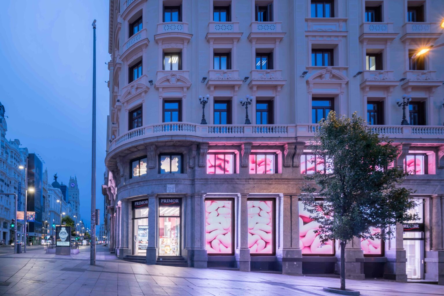 Wanna_Flagship_Primor_Callao_Foto_Javier_de_Paz_Garcia_Gran_Via_39_Exterior_Proyecciones ...